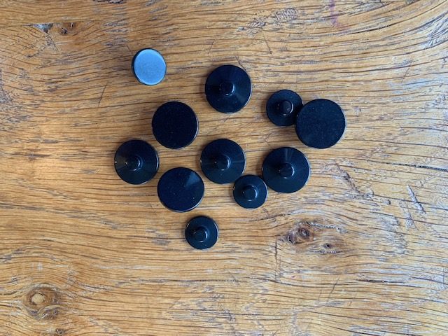 Hunt Buttons - Black - The Hunting Stock Market